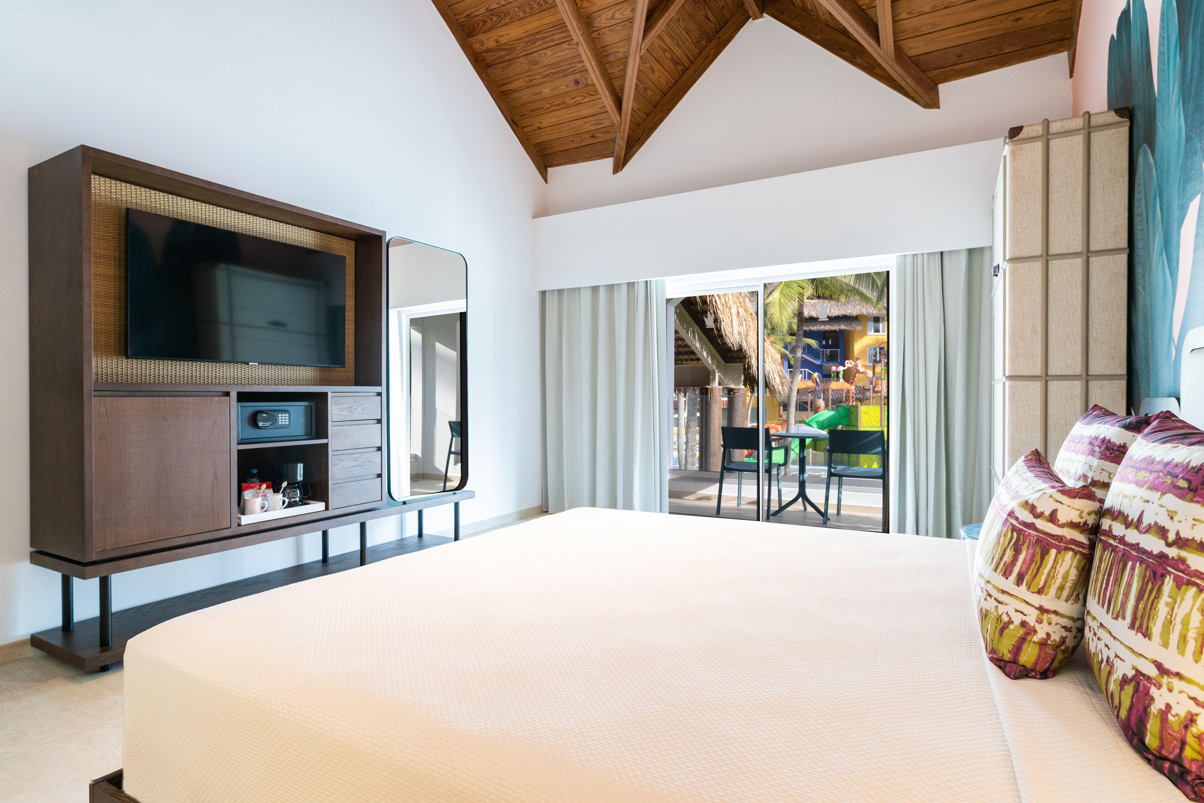 TROPICAL DELUXE PRINCESS PUNTA CANA | ACCOMMODATION IN BAVARO WITH 3 ...